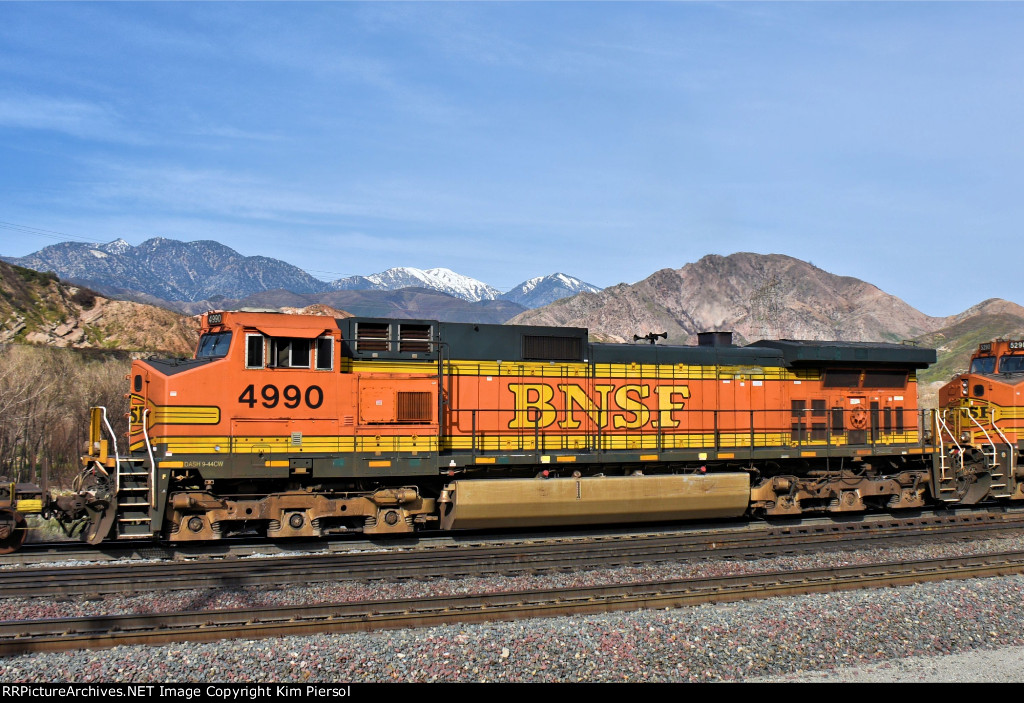 BNSF 4990